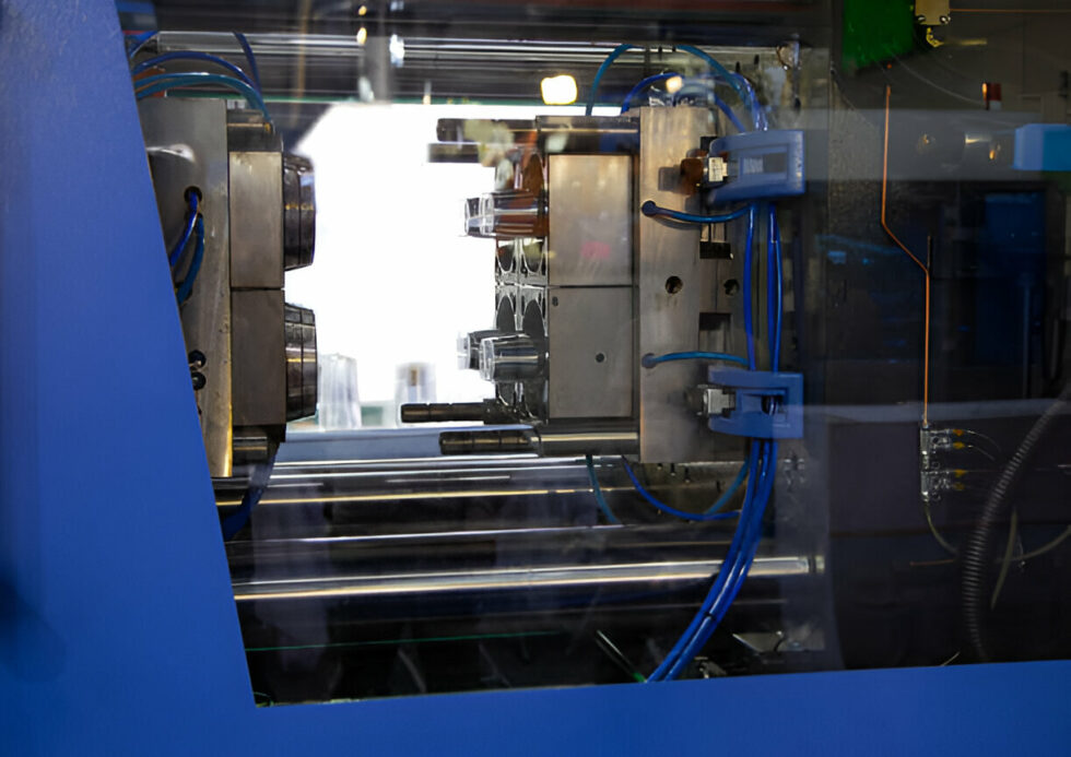 Plastic Injection Molding: Step-by-Step Process Explained - Mouldible